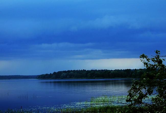 Latvija,ezeri.Balvu ezers. - Spoki